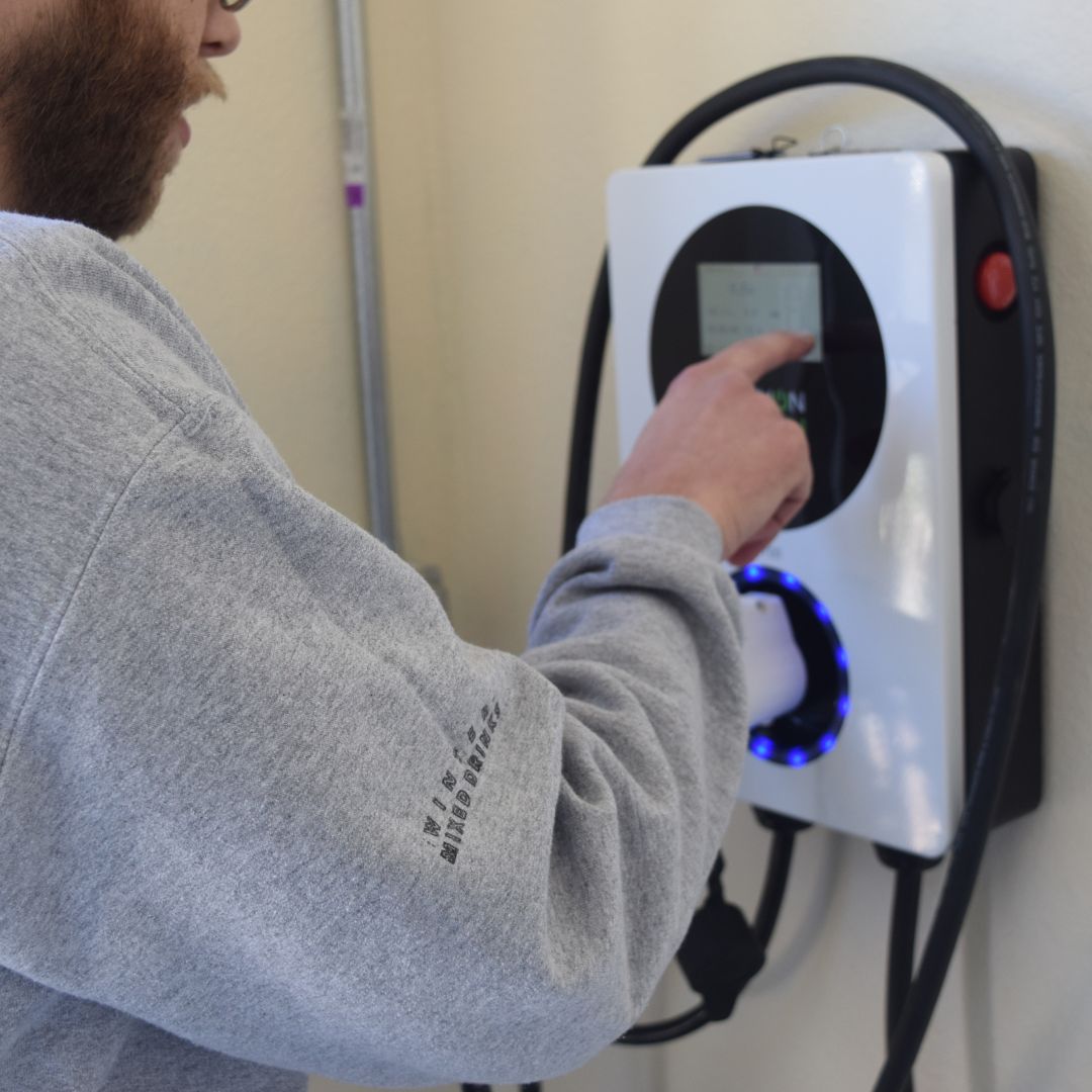 EV700 7kW Level 2 Residential EV Charger – TurnOnGreen Inc.